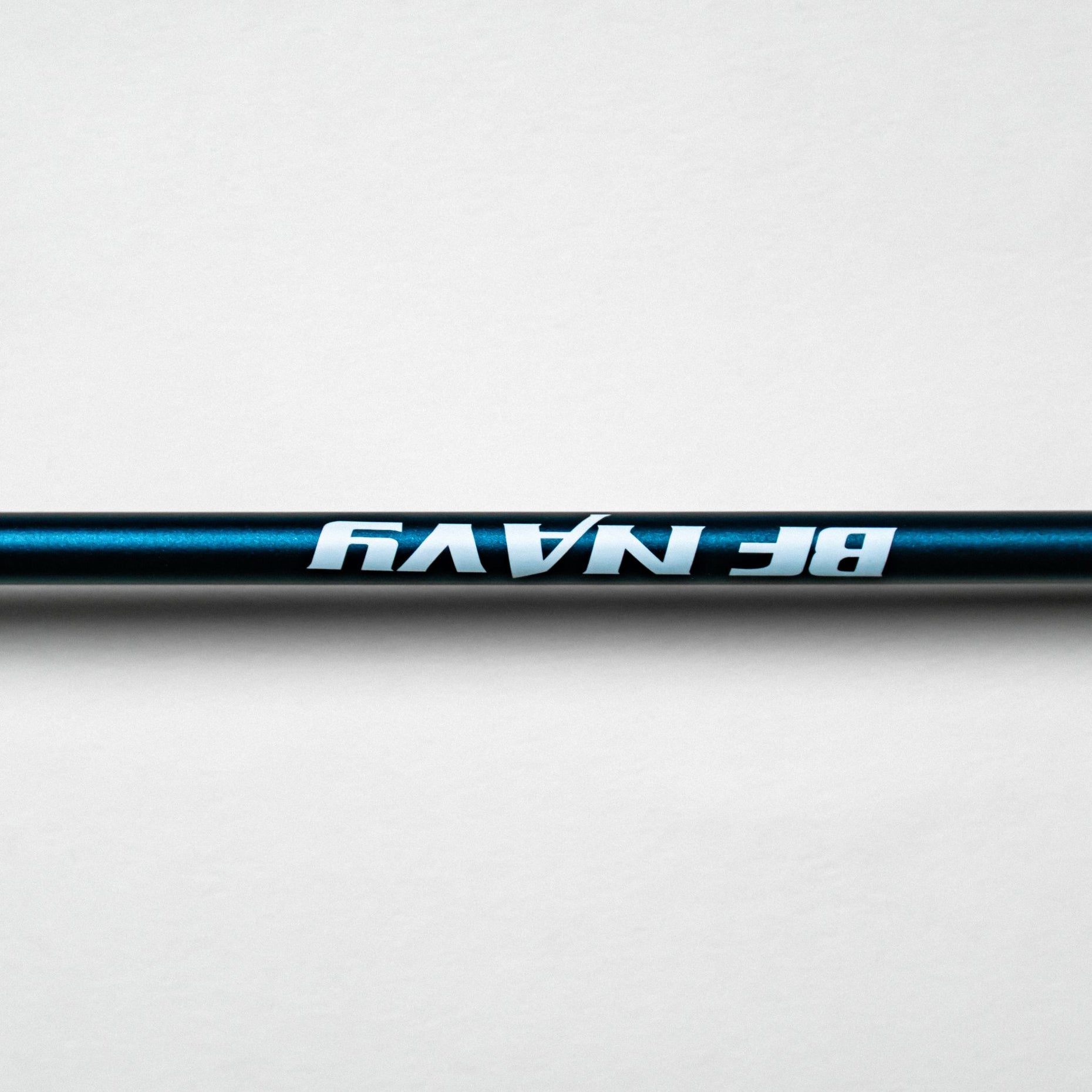 BF Navy, preferred racket by Morten Frost – Basic Feather